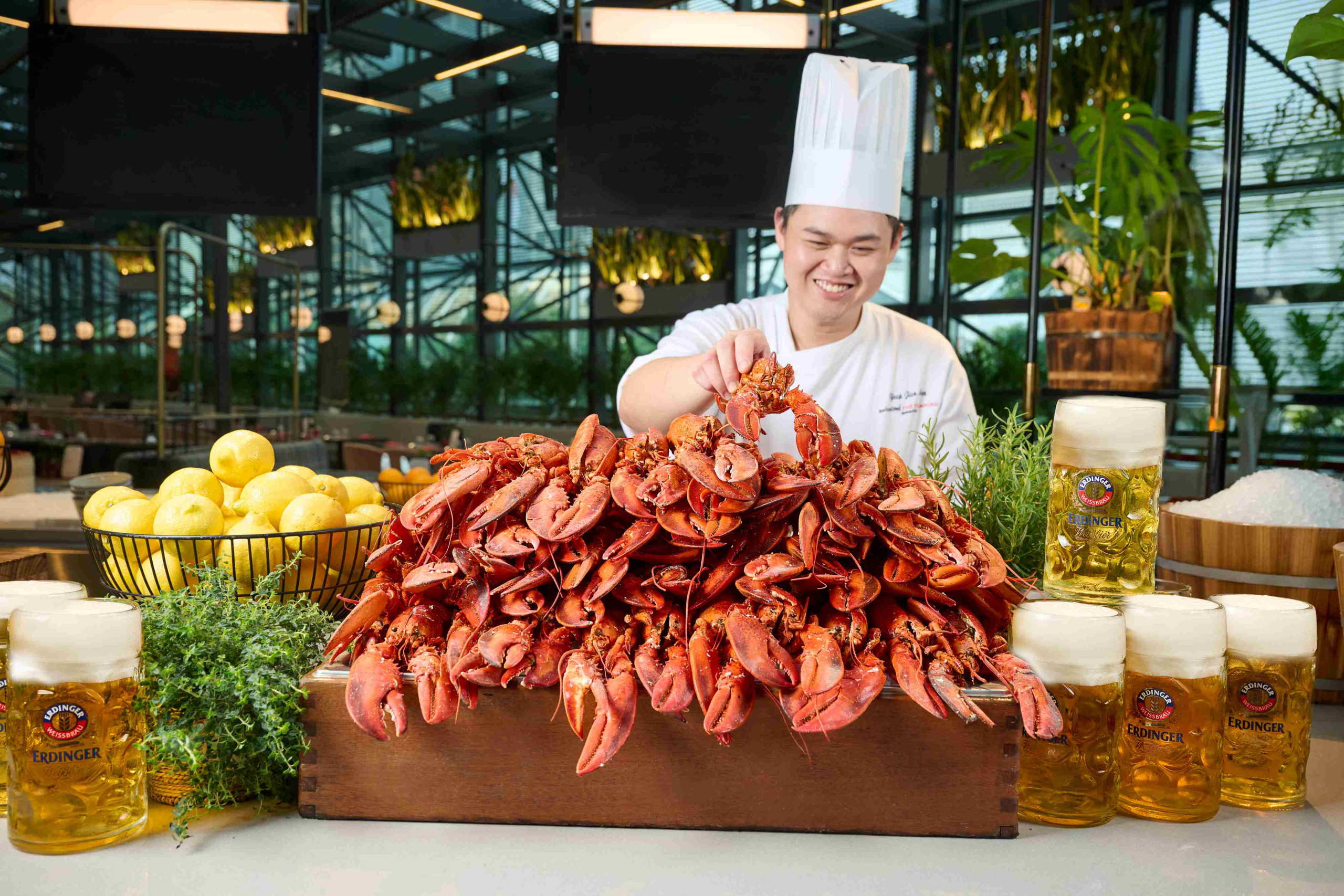 Member exclusive preview: Lobster and beer buffet at CLOVE - Accor Plus