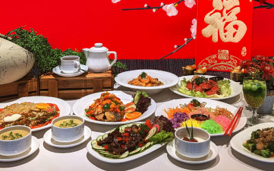 Cheers burgers at sTREATs Restaurant - Accor Plus India